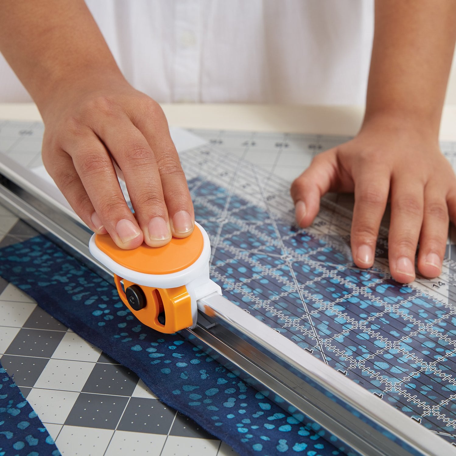 Fiskars 6" x 24" Rotary Cutter and Ruler Combo — AllStitch Embroidery ...